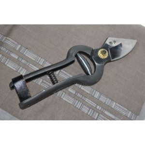 Nishigaki Traditional Ergonomic Pruner - Jackson's Japanese Tools